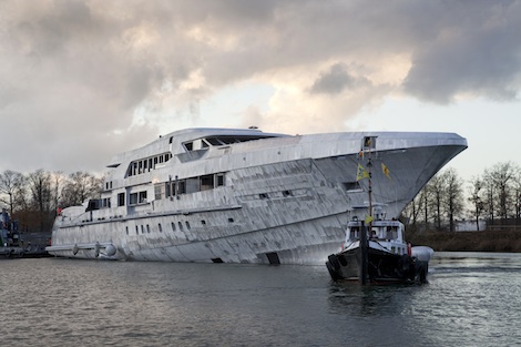 SuperyachtNews.com - Fleet - Heesen joins hull and superstructure of ...