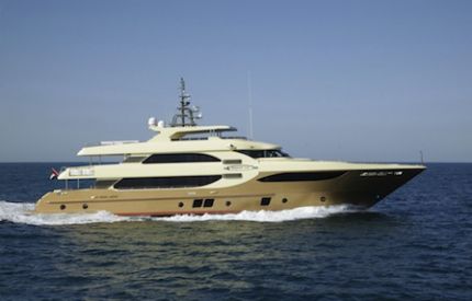 SuperyachtNews.com - Fleet - Gulf Craft launches Majesty 135