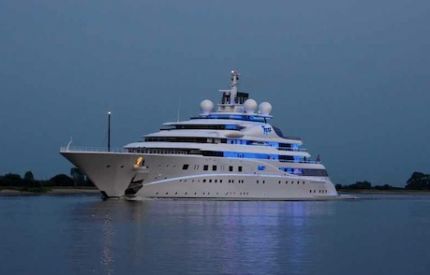 SuperyachtNews.com - Fleet - 'Topaz' delivered to owner by nightfall ...